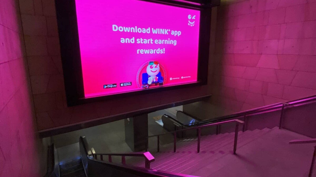 Changing Digital Out-of-Home (DOOH) Advertising with AI & IoT | Soracom